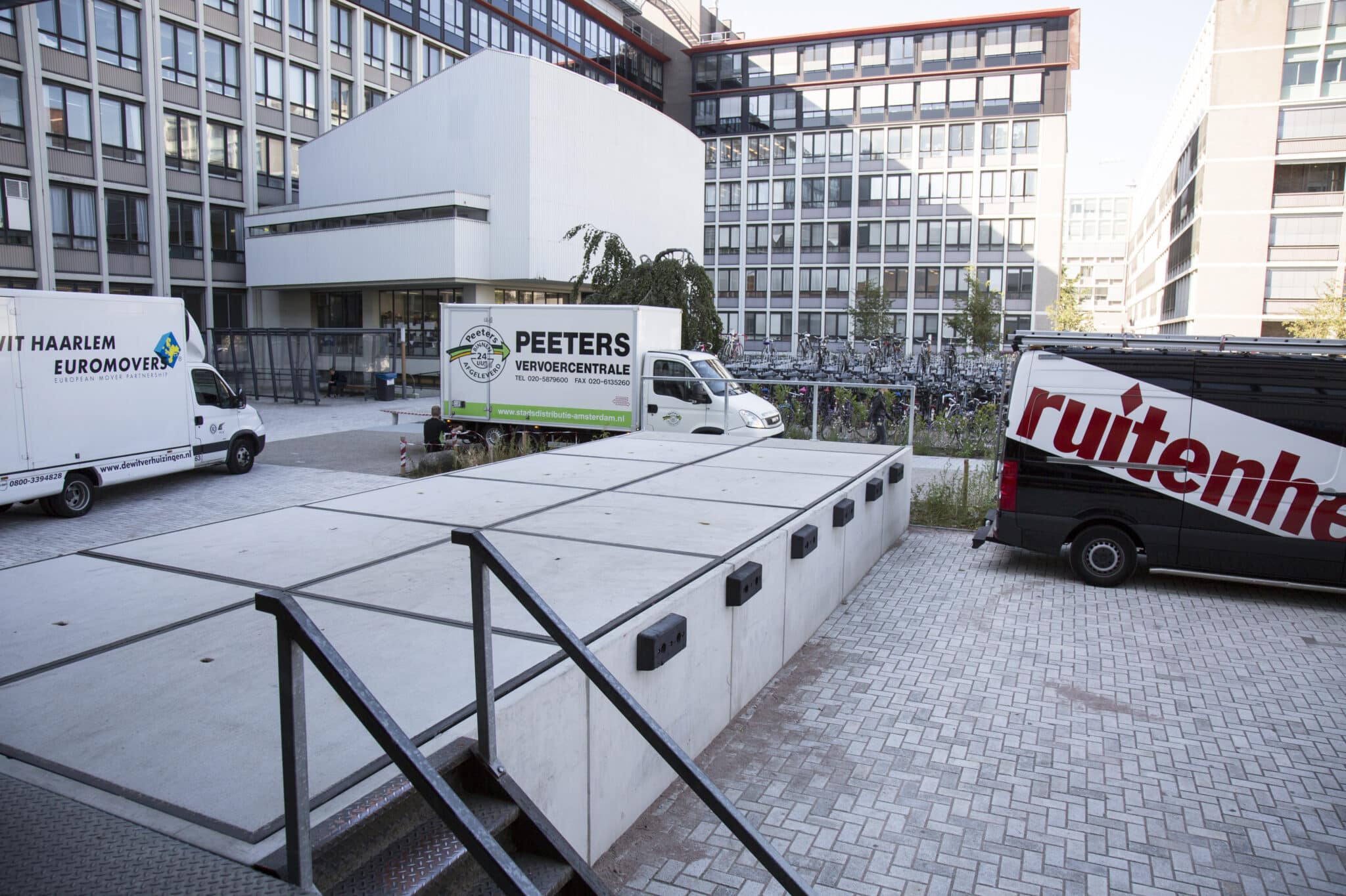 Bosch Beton - Loading dock van keerwanden voor veiligheid bij VU