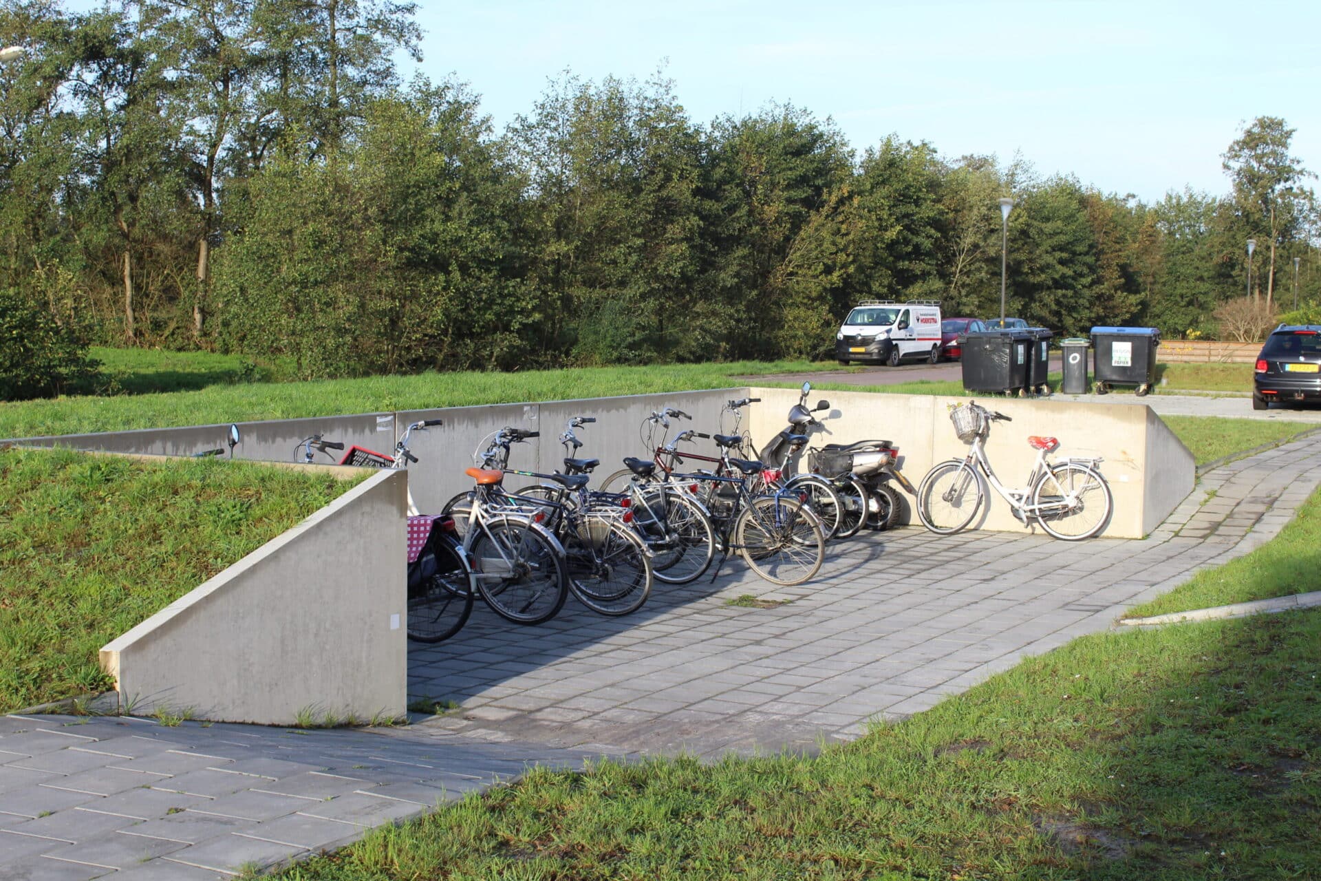 Fietsenstalling van keerwanden in Drachten - Bosch Beton