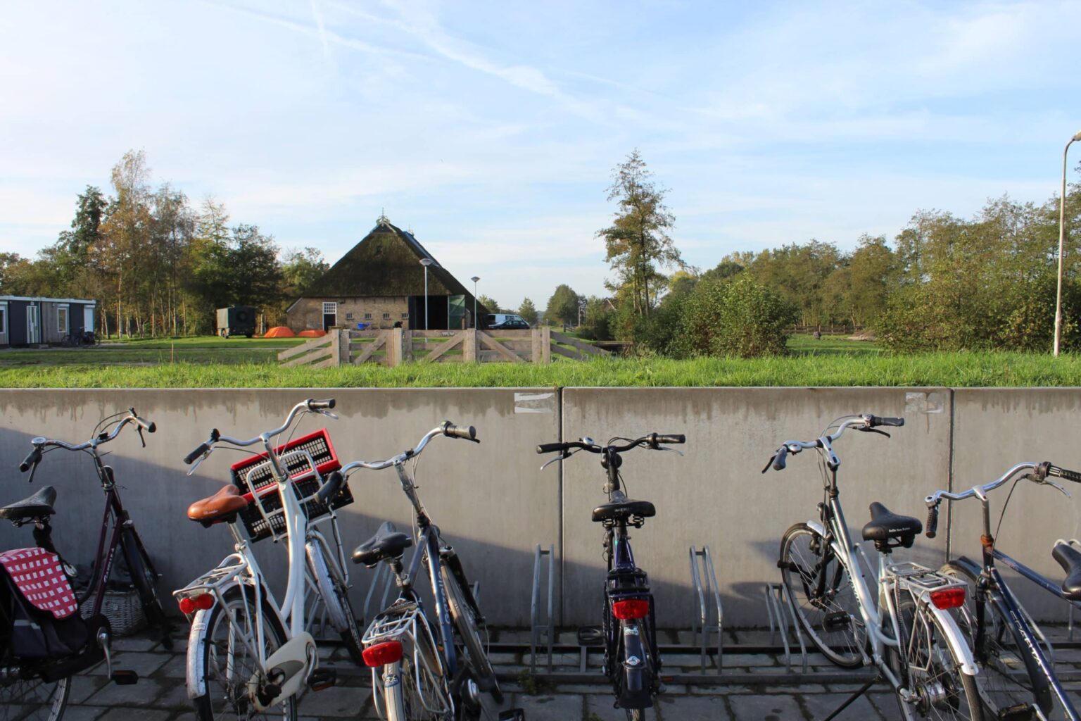 Fietsenstalling van keerwanden in Drachten - Bosch Beton